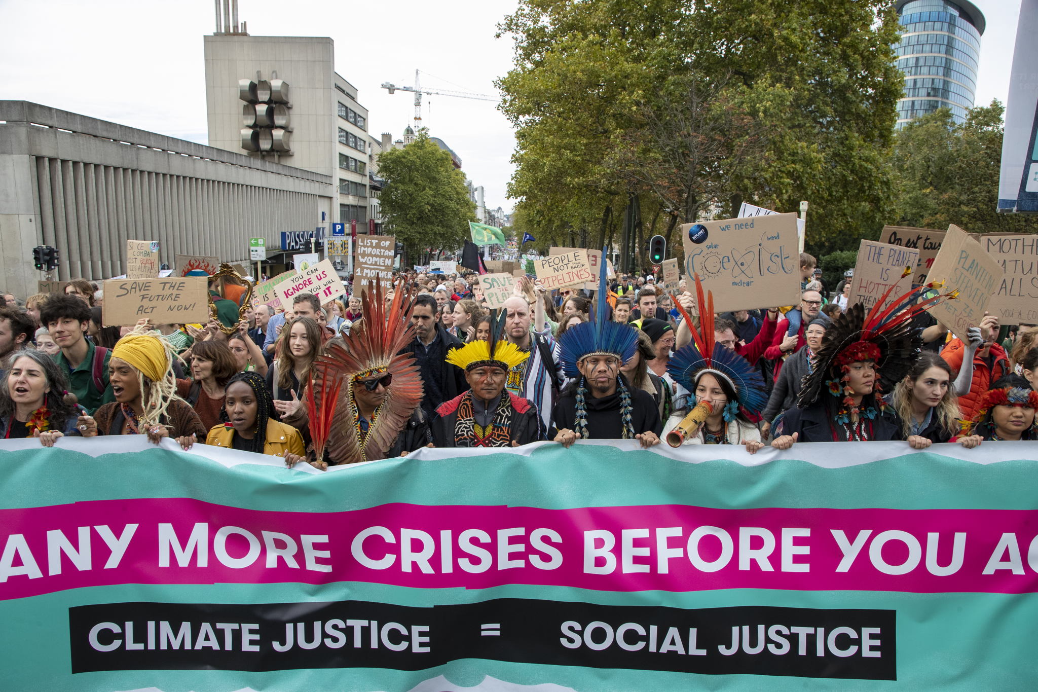 Ahead COP27, Brussels hosts climate march