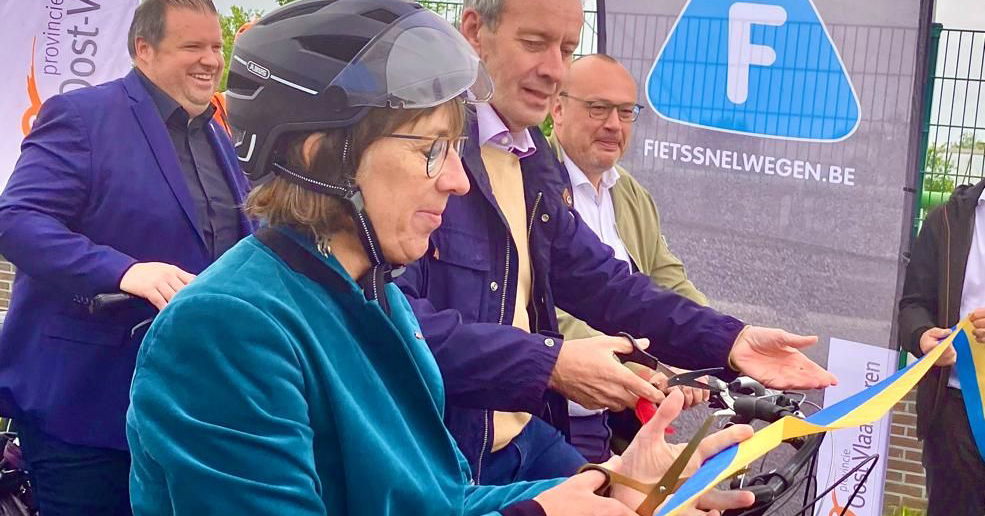 Gerardabrug over kruispunt Vijfstraten geopend op fietssnelweg F4 in Sint-Niklaas