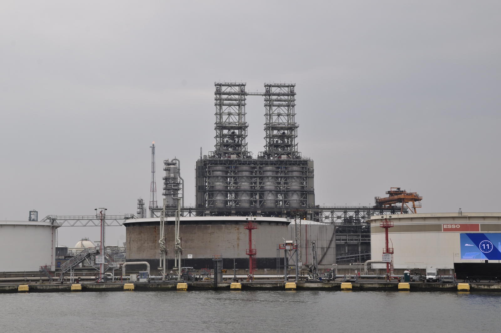 ExxonMobil halts €100m recycling projects in Antwerp and Rotterdam