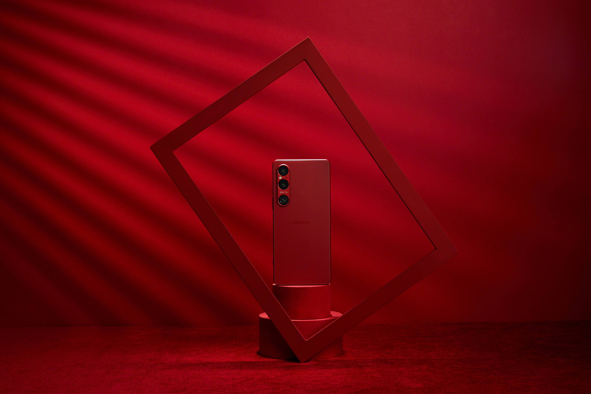 Le Xperia 1 VI de Sony se décline désormais dans une teinte rouge éclatante