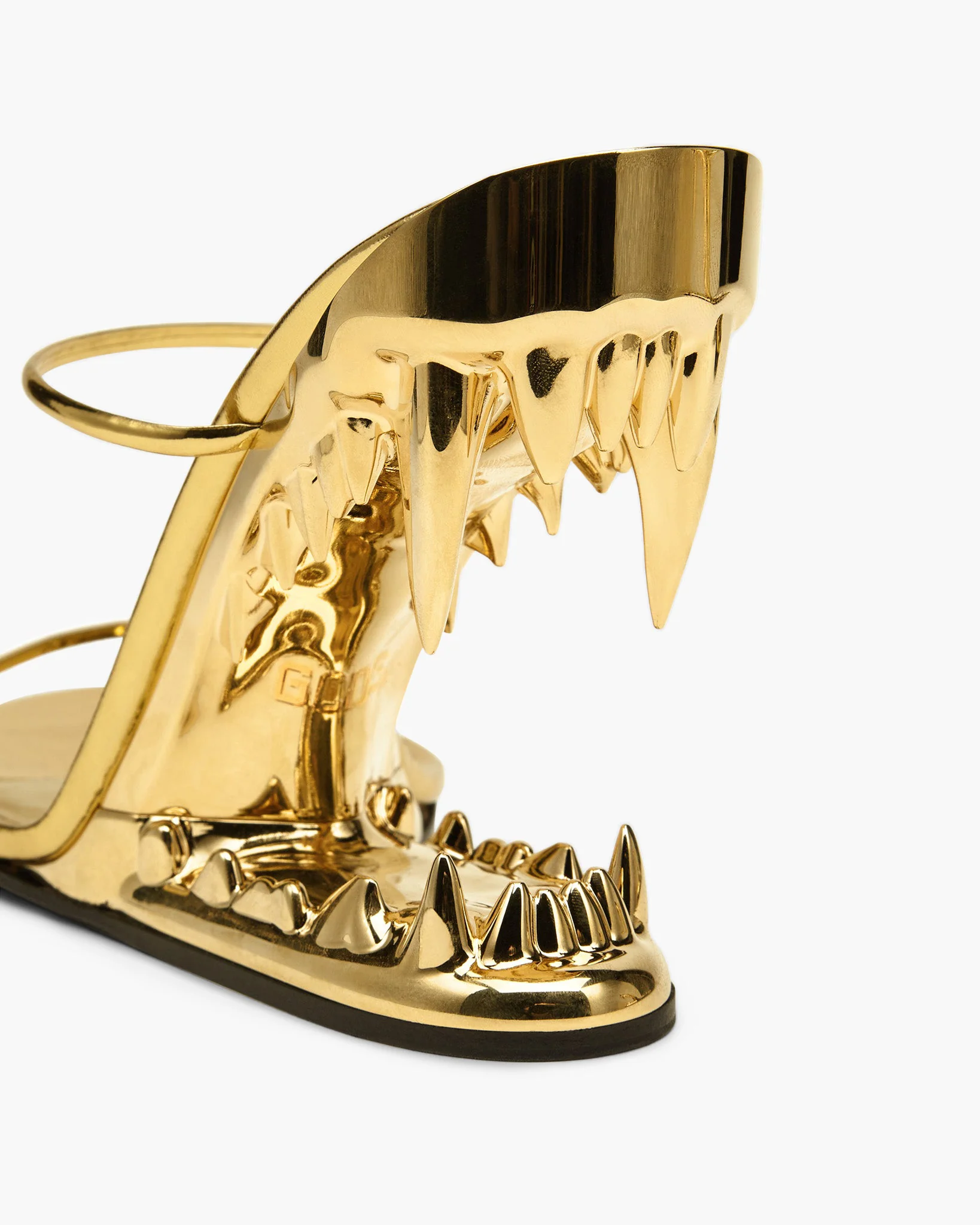 Los emblemáticos Morso Heels de GCDS llegaron a AMY – iWay Magazine
