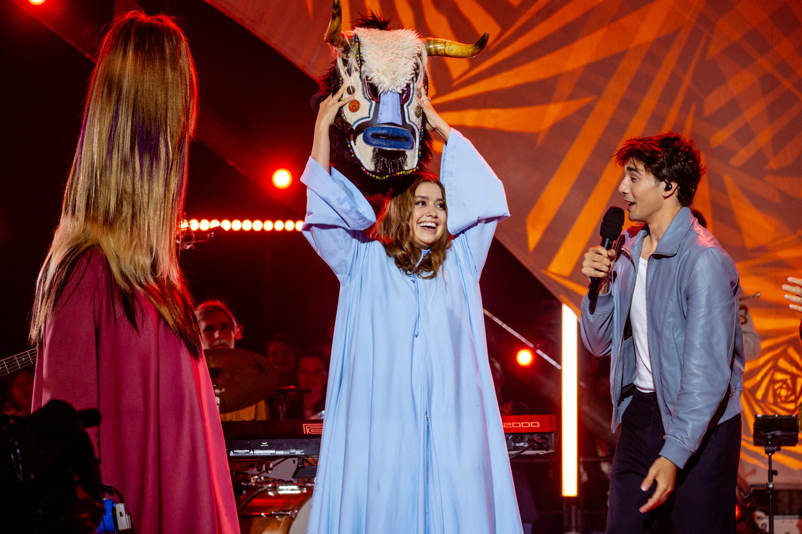 Verrassende special guests, een zingende Zita, de échte Anne en de állergrootste meezingers: VTM ...