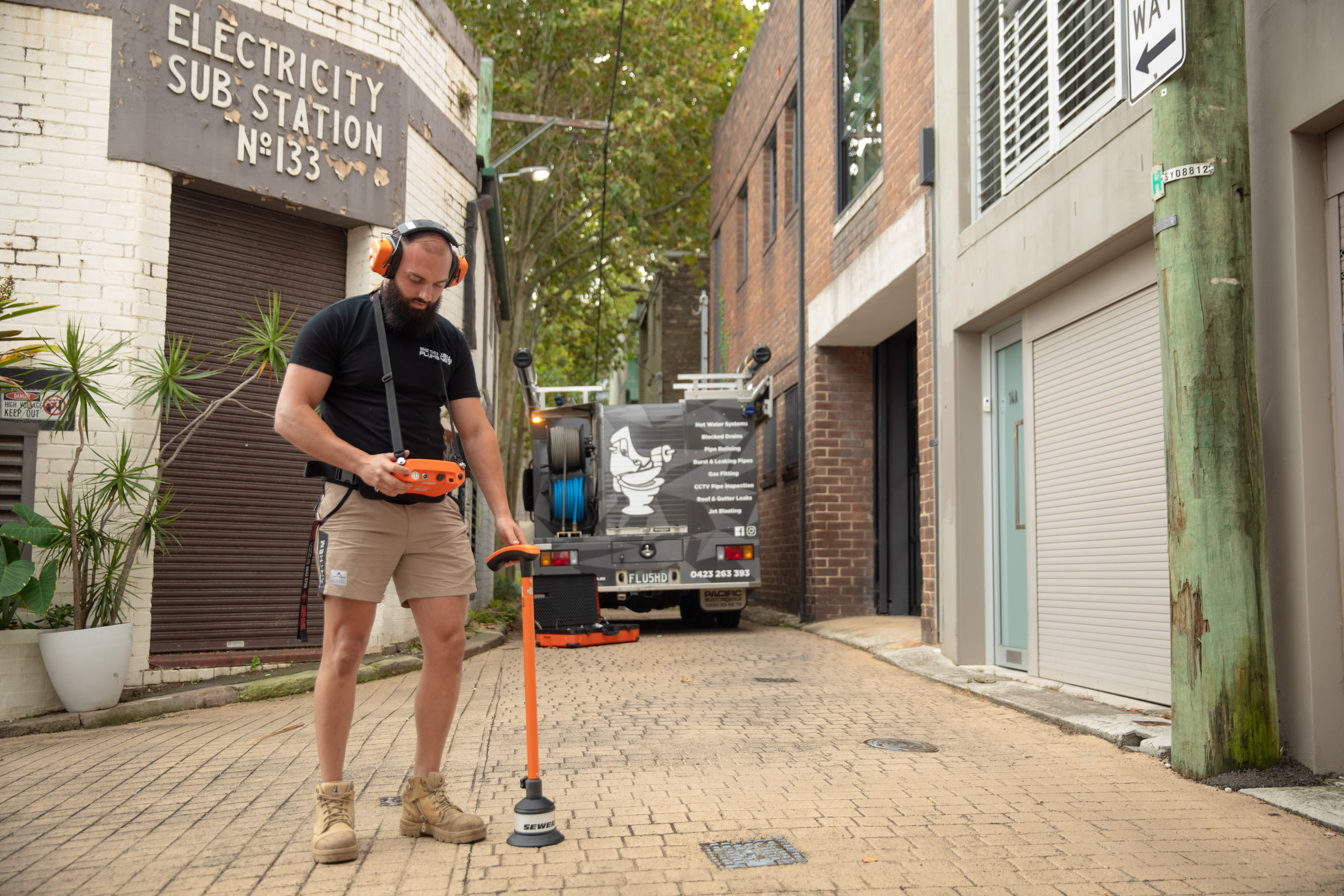 What the Flush Plumbing Champion Isuzu NLR 45-150 | Ute and Van Guide