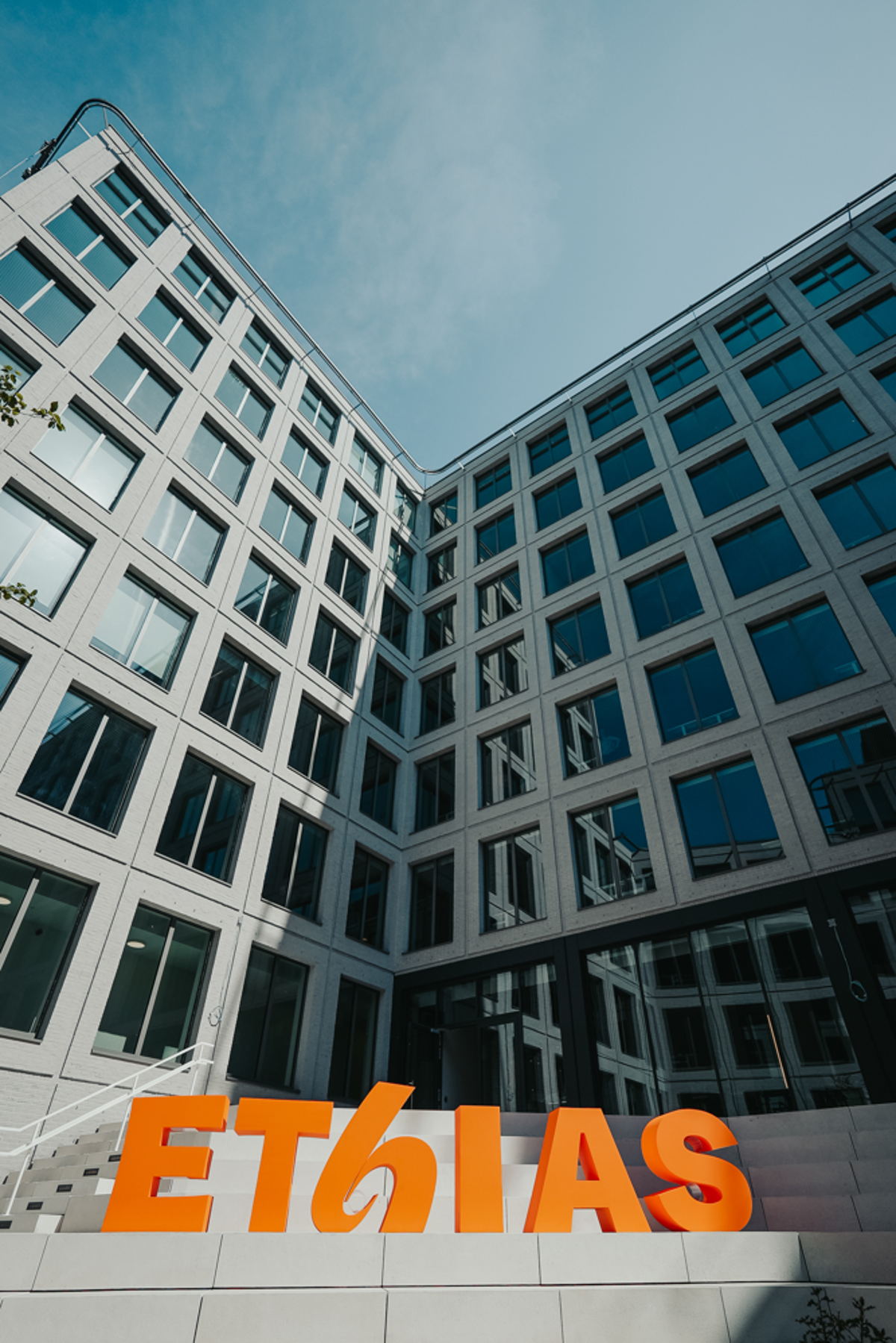 Ethias, nouveau siège, nouvelle dynamique, nouvelle identité… mais ...