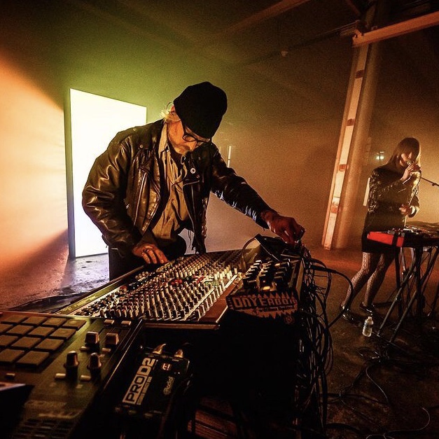 Peaking Lights Creates Dreamy Soundscapes on the Stage and in the ...