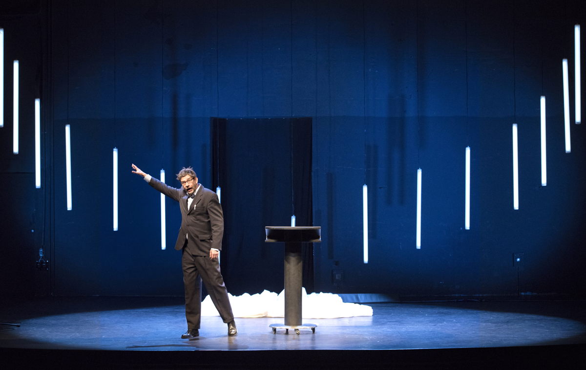 Canvas presenteert: Wim Helsen – Er wordt naar u geluisterd