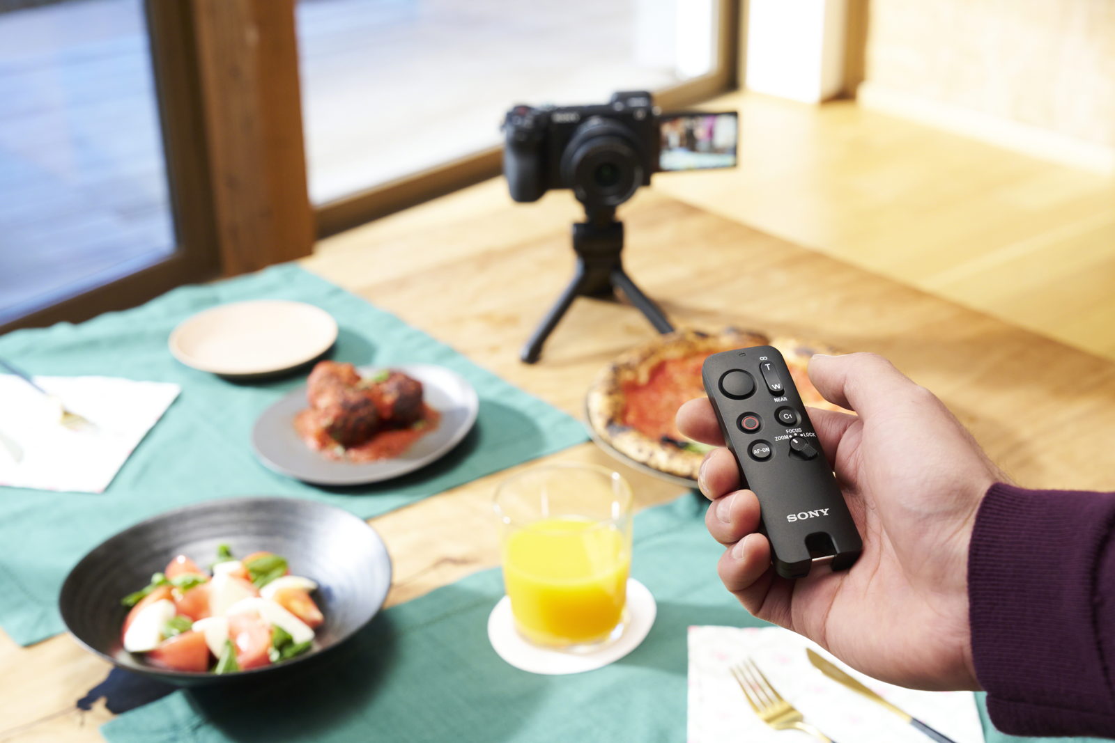 Sony Launches Three-in-One Wireless Shooting Grip