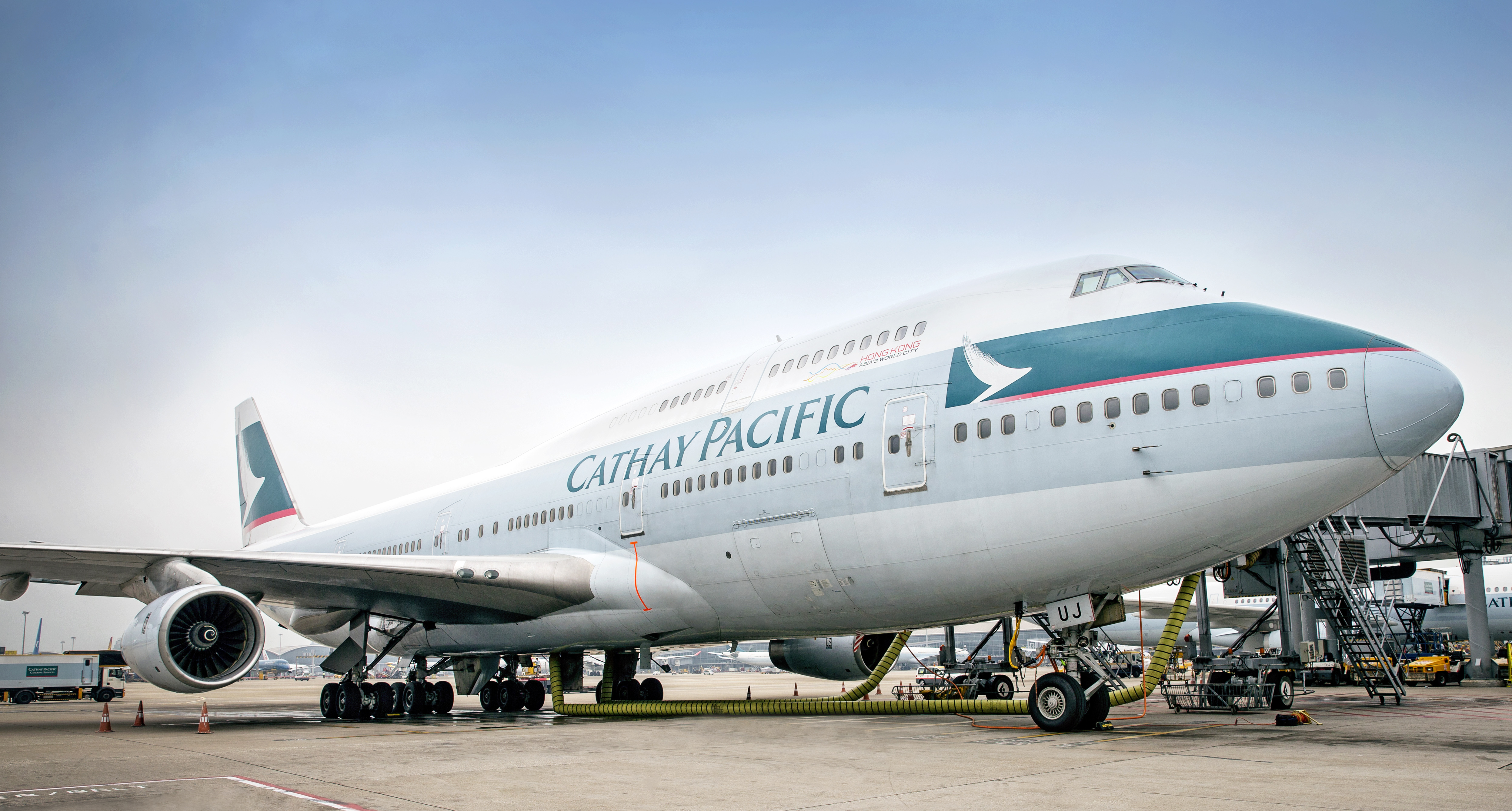 Cathay Pacific and its passengers pay tribute to the Boeing 747-400 ...