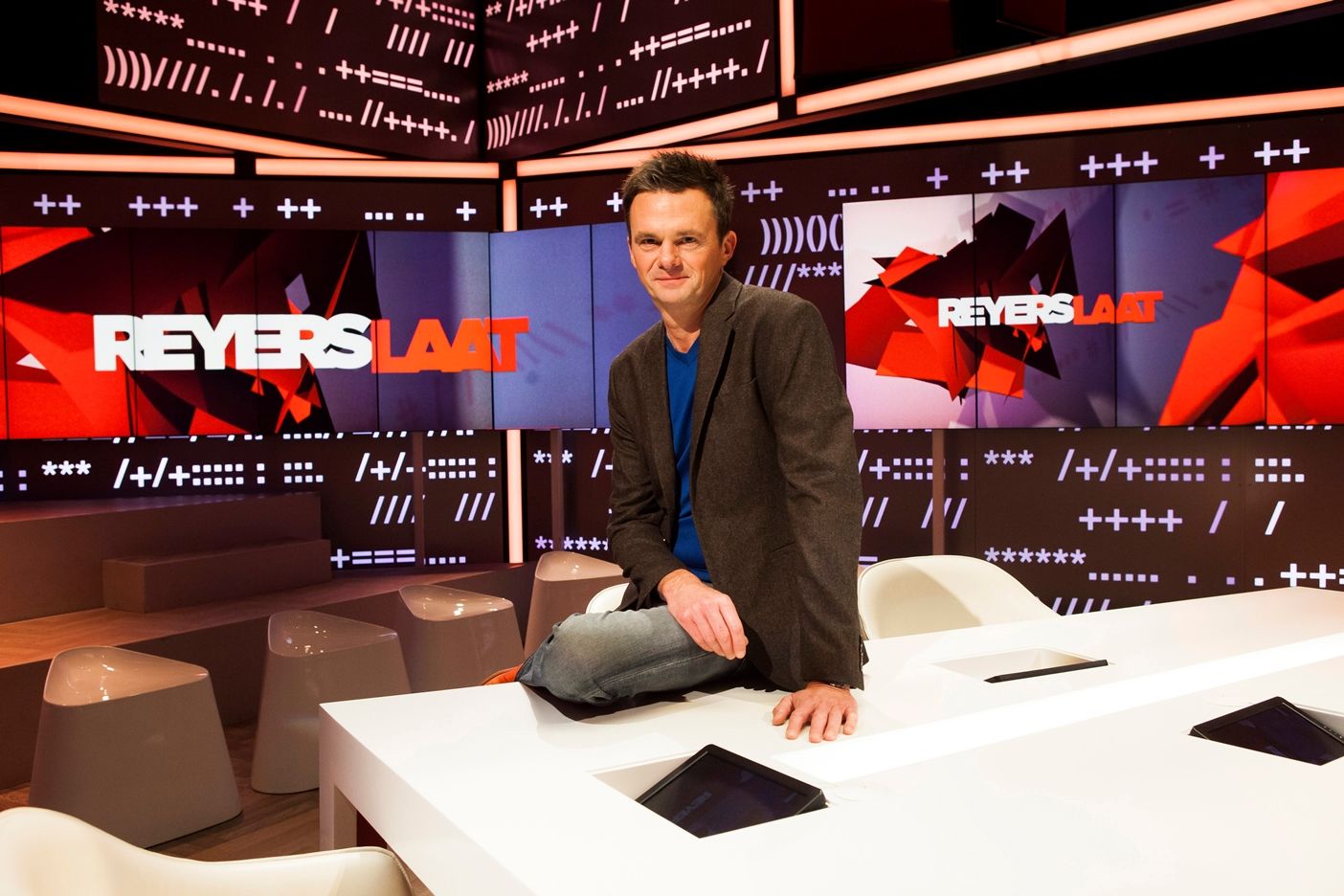 Canvas | Lieven Van Gils neemt afscheid van Reyers Laat met Bart De Wever en Etienne Vermeersch