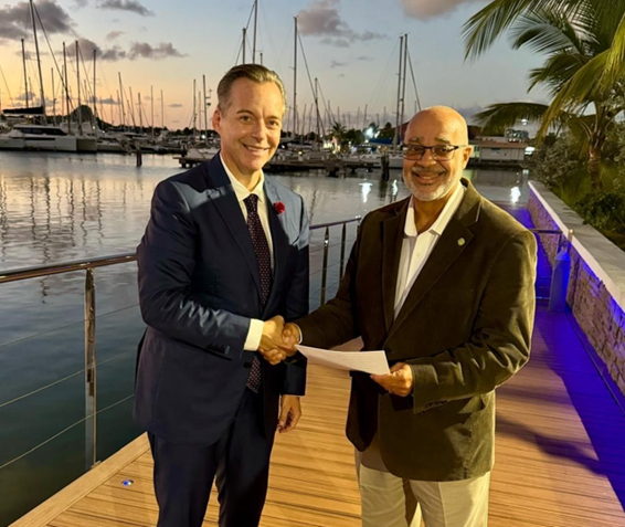 L’Ambassadeur des États-Unis présente ses lettres de créance au ...