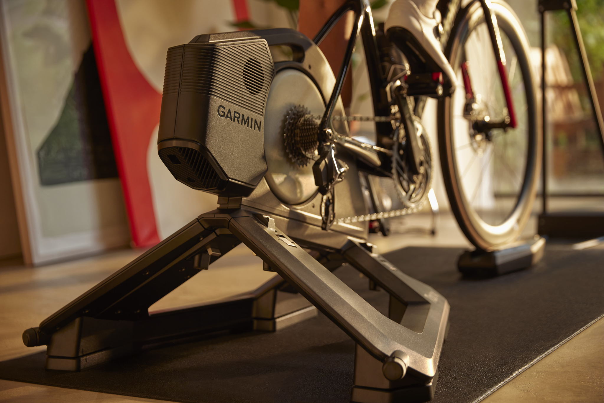 Garmin dévoile le Tacx NEO 3M : un puissant home trainer intelligent avec mouvement ...