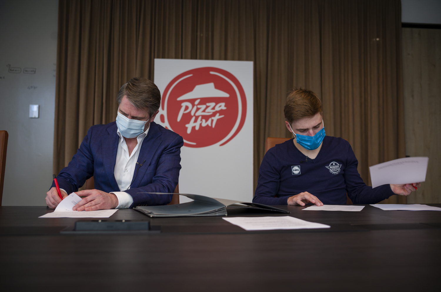 Communiqué de presse : Remco Evenepoel le nouveau visage de Pizza Hut ...