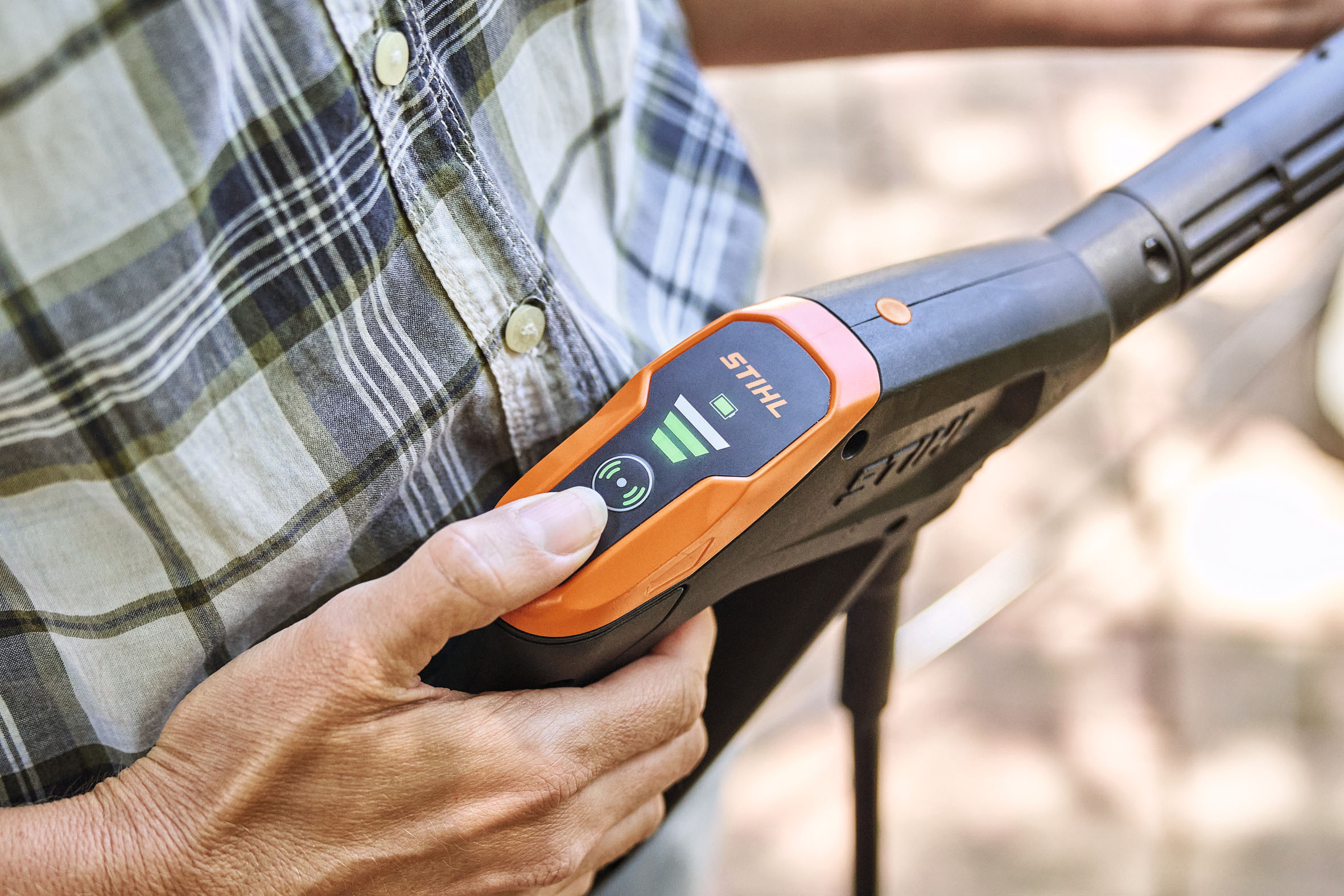 Un outil polyvalent et compact pour la maison et le jardin