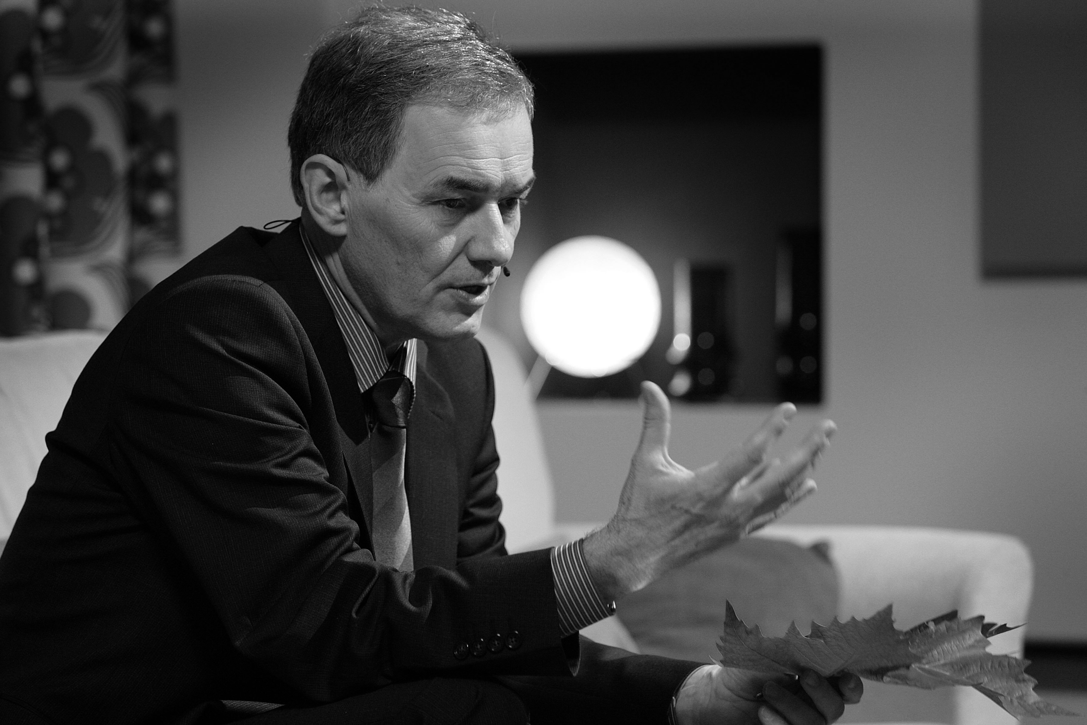 The VRT celebrates 90 years of public broadcasting with 8 powerful ...