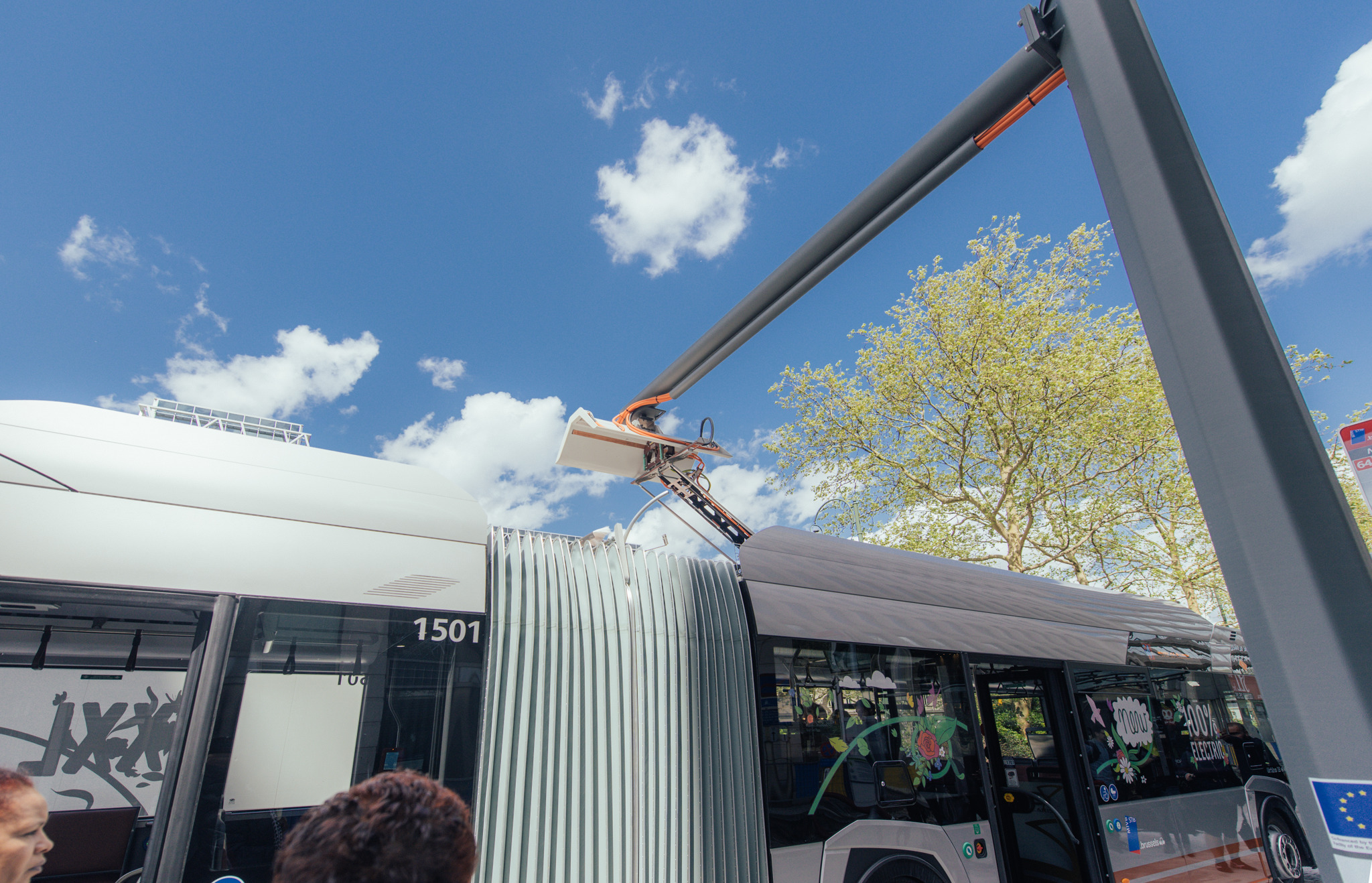 De MIVB test elektrische bussen die in 6 minuten kunnen opladen