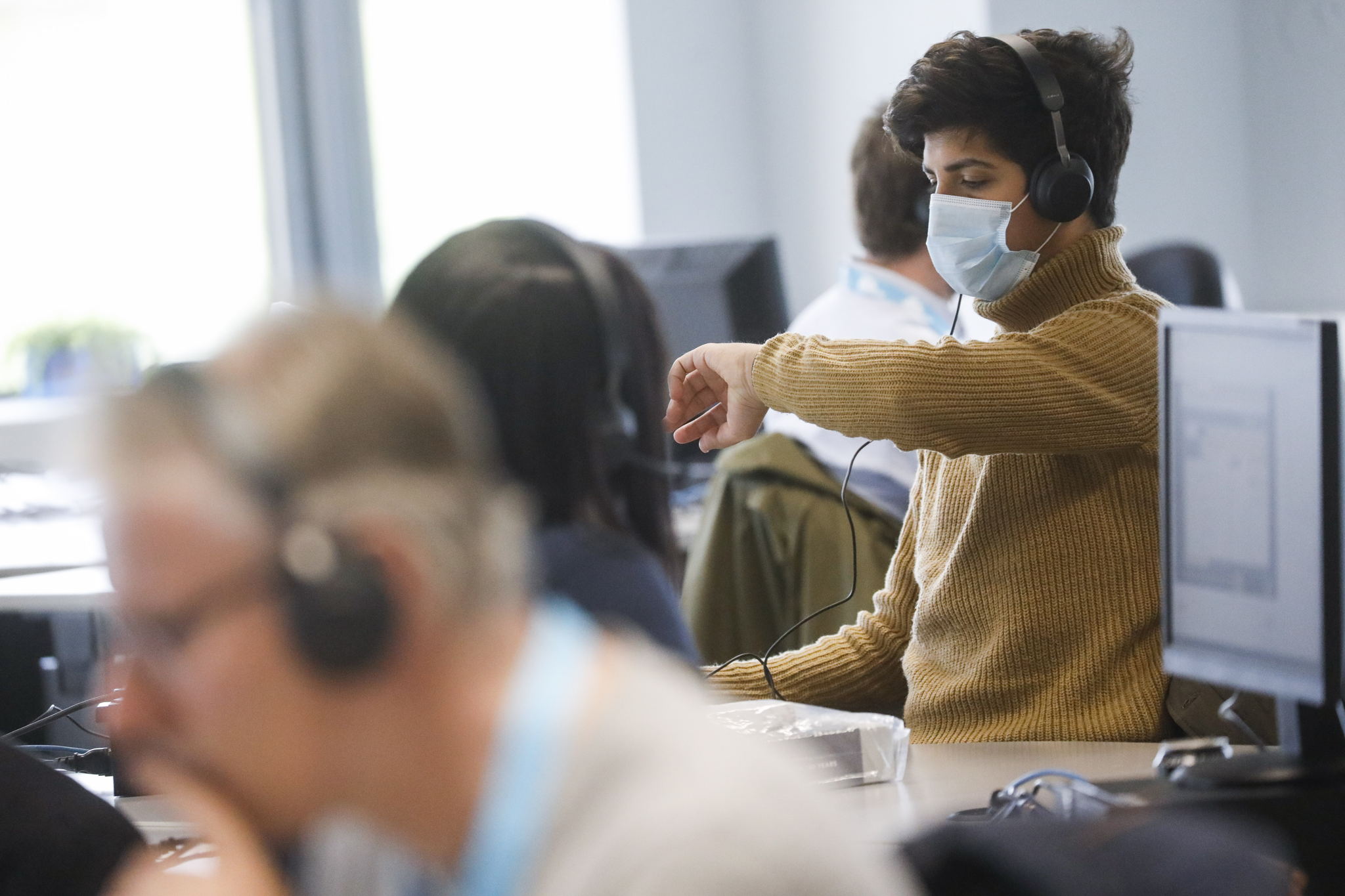 Pandemic fraud: police raid call centre suspected of defrauding Flemish ...