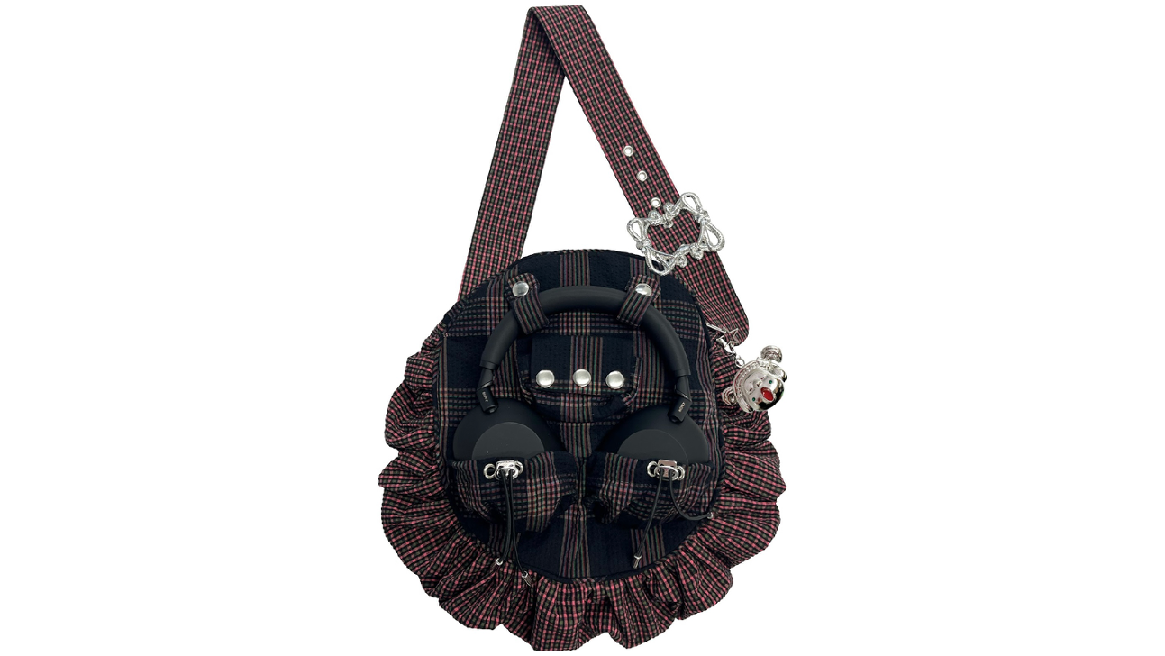 Headphones On, World Out: Introducing the “Alto” Bag