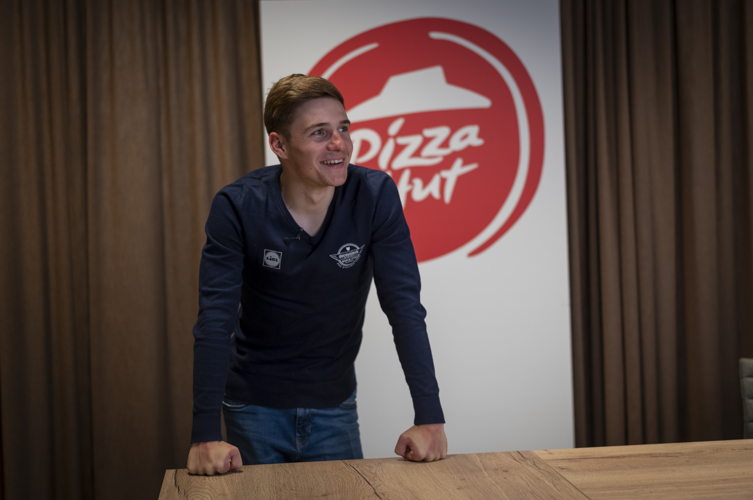 Persbericht: Remco Evenepoel nieuw gezicht van Pizza Hut België