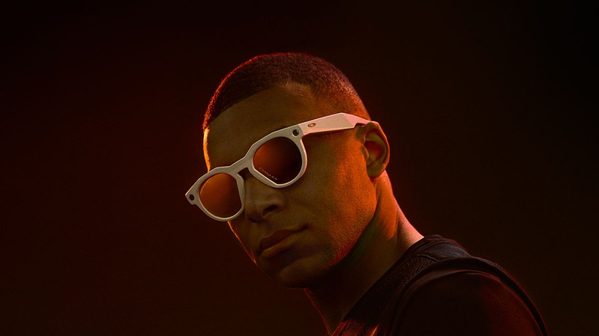 INTRODUCING OAKLEY META GLASSES: AMPLIFYING HUMAN POTENTIAL