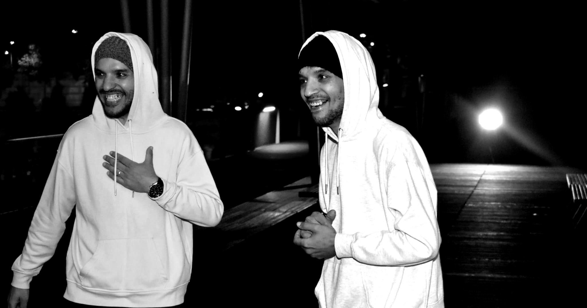 LE DUO DE RAPPEURS DOUBLE DETENTE PRÉSENTE SON NOUVEL ALBUM