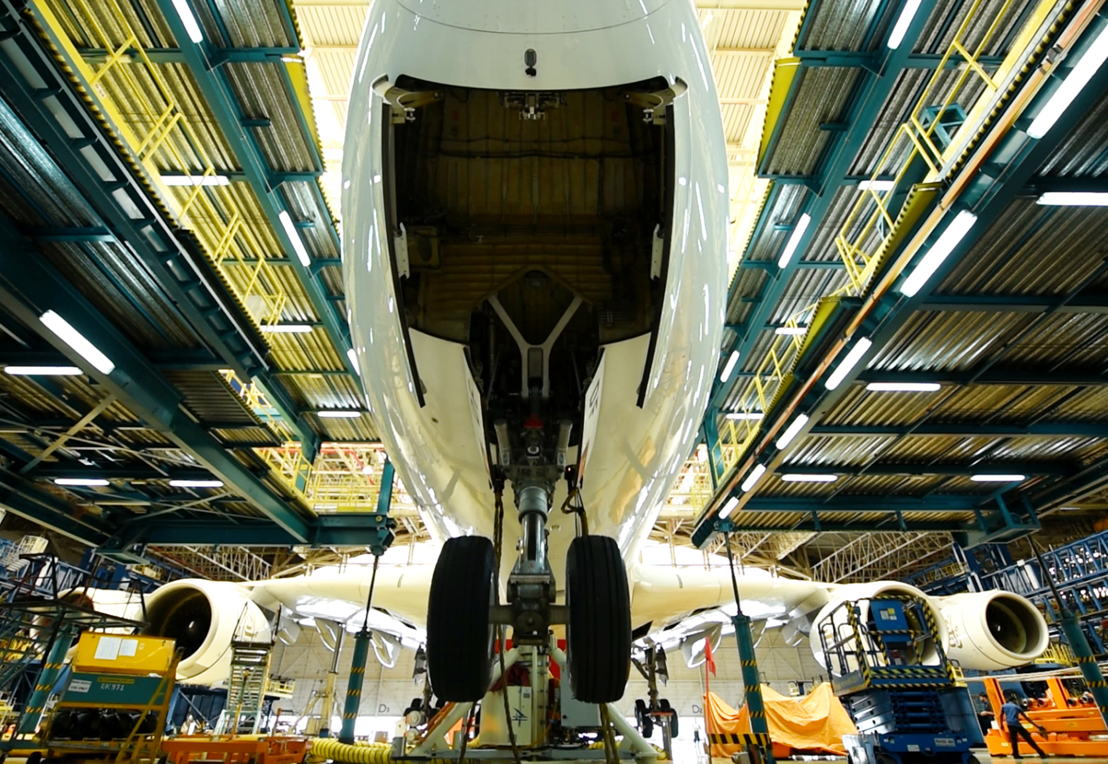 Emirates Engineering executes first complete landing gear change for ...