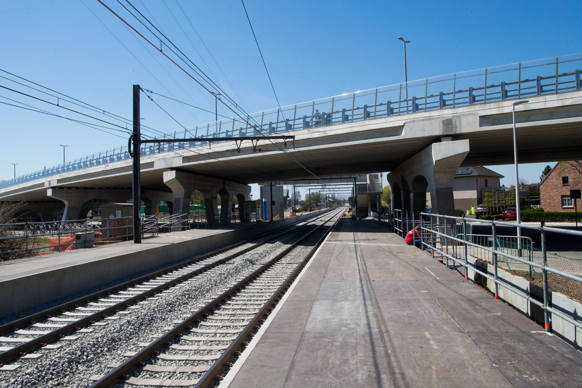 Eerste vernieuwde perron in station Hasselt is klaar