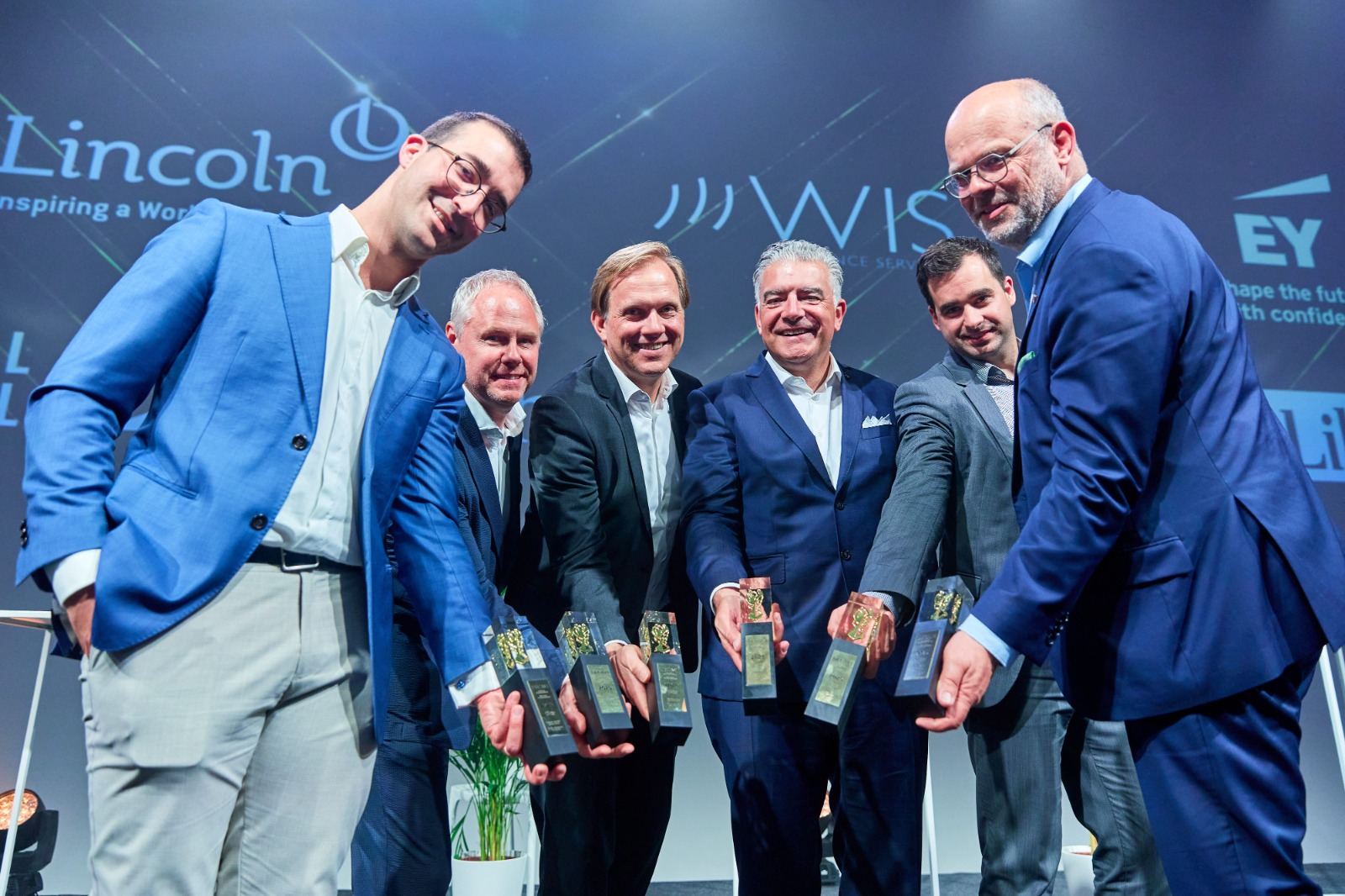 6 trophées Decavi de l'assurance non-vie pour AG