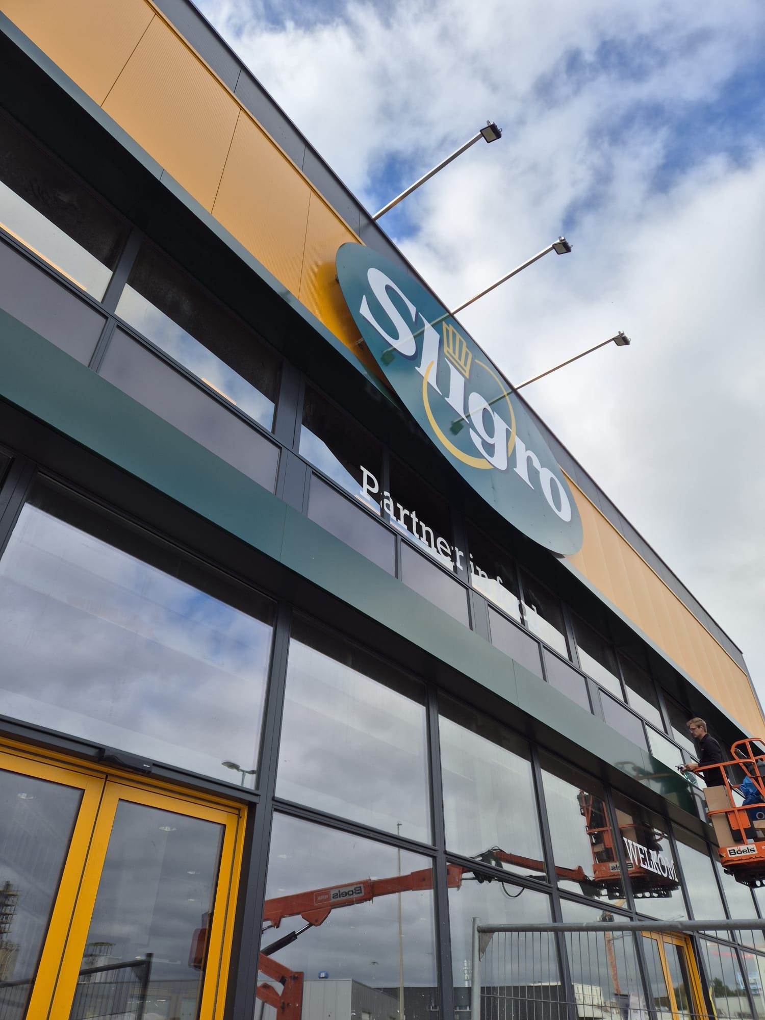 Sligro zet lokale producten op de kaart in hernieuwde vestiging in Gent