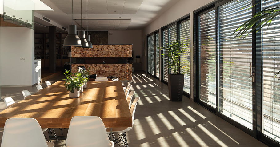 “Solar shading is essential in reaching EU renovation goals”