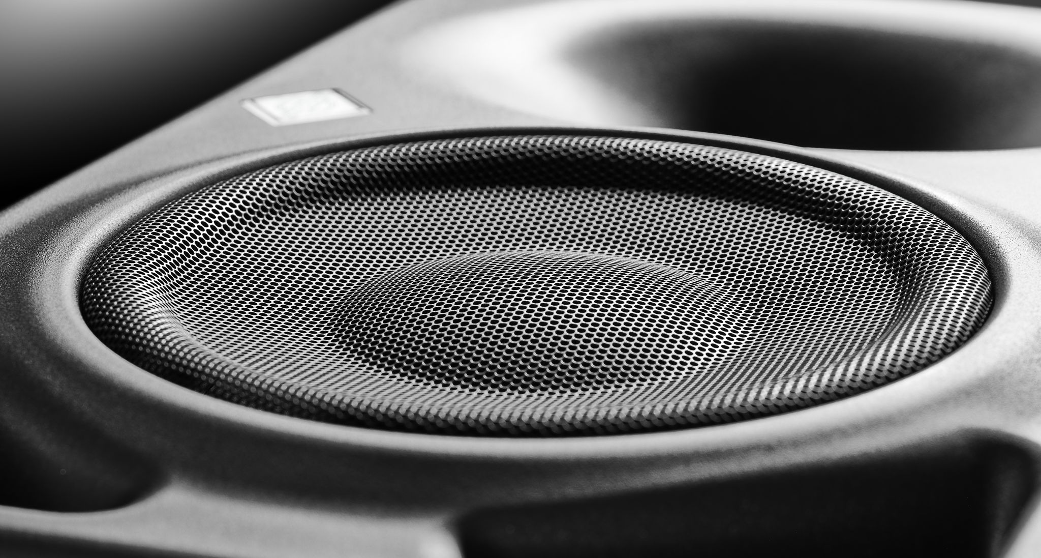 Graves profundos con la máxima precisión: Neumann presenta el monitor ...