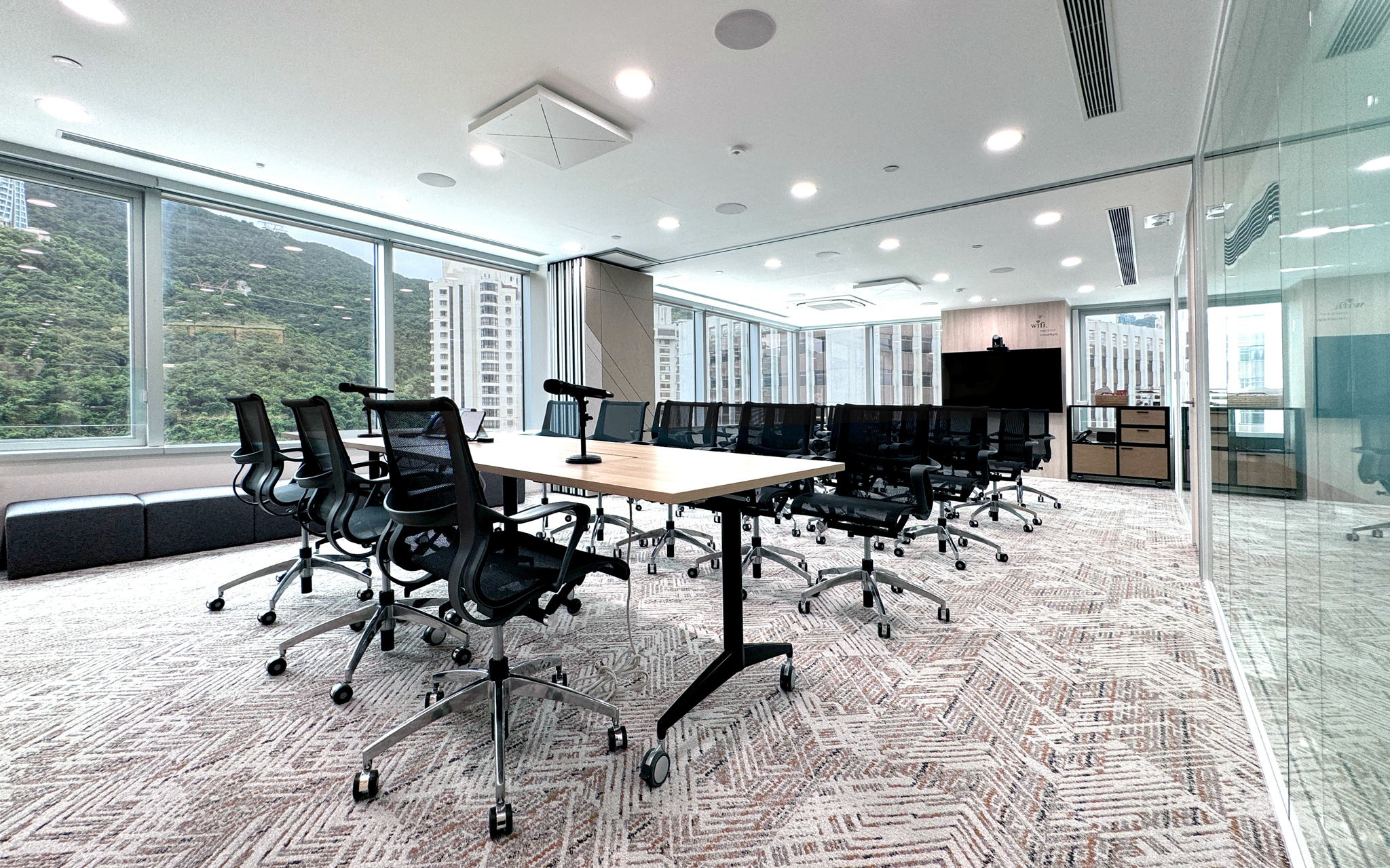 HeterMedia Chooses Sennheiser to Improve Hybrid Meeting Experiences