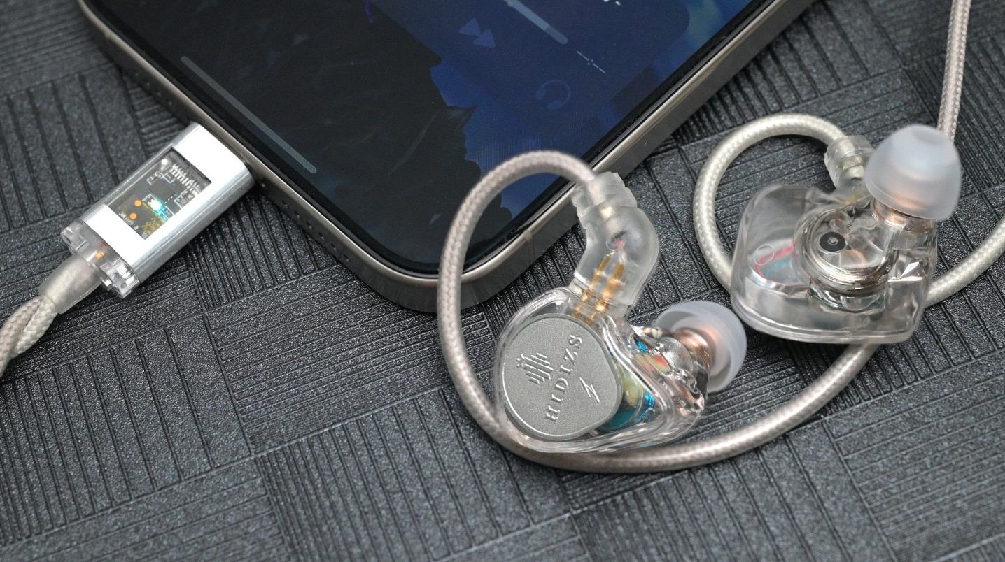 CES 2024: HIDIZS Announce world's first Hi-Fi Digital IEM Headphones ...