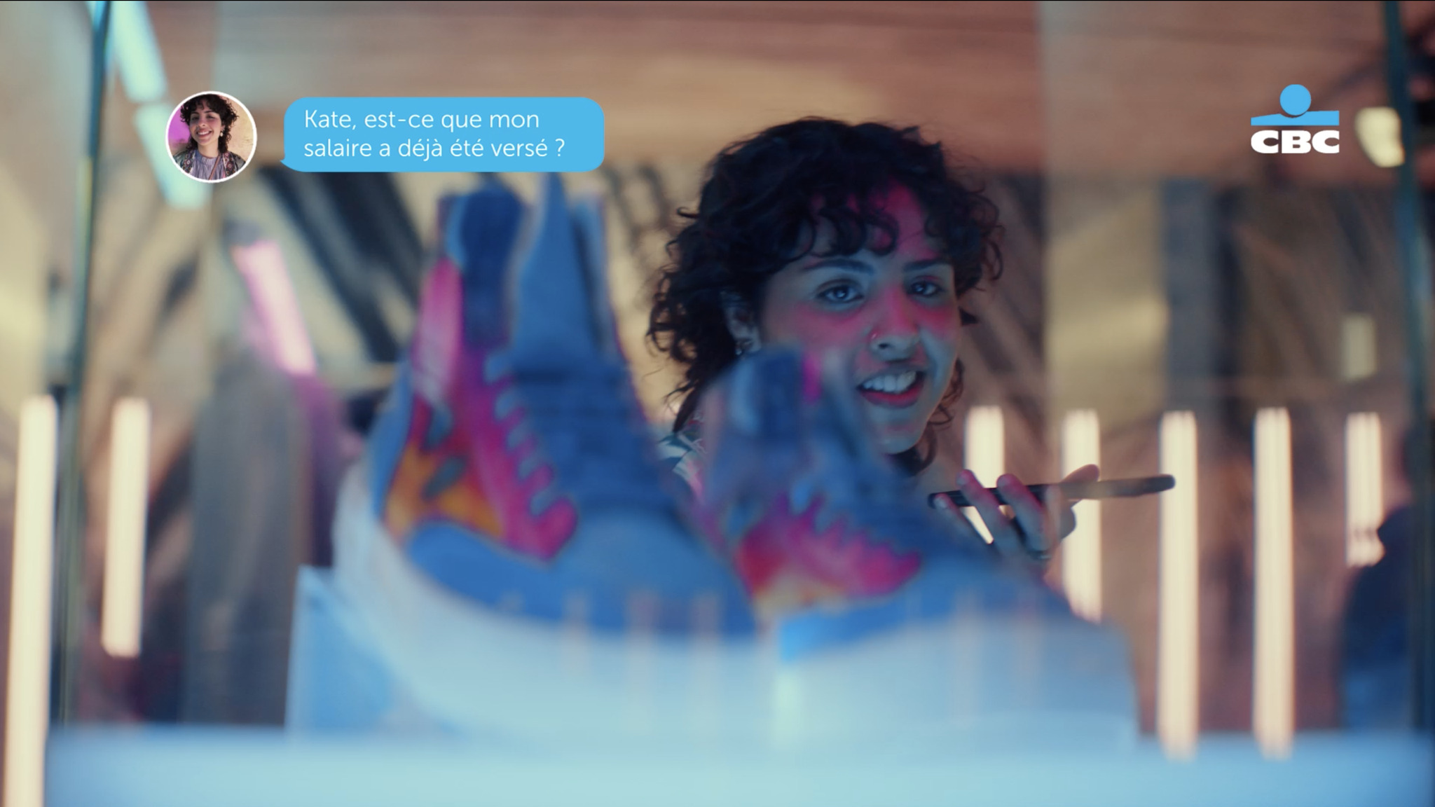 “Hey Kate, lance un peu la nouvelle campagne KBC..."