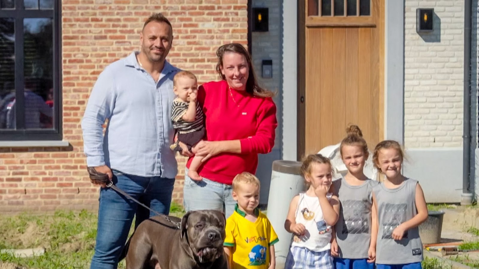 Stephanie Planckaert kijkt binnen in het bijzondere leven van grote gezinnen met 6, 8 of zelfs ...