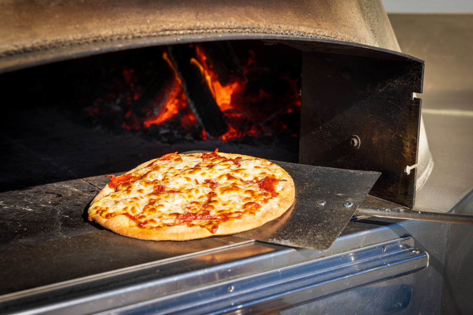 Pizza Perfection Thanks to Isuzu Food Truck Upgrade