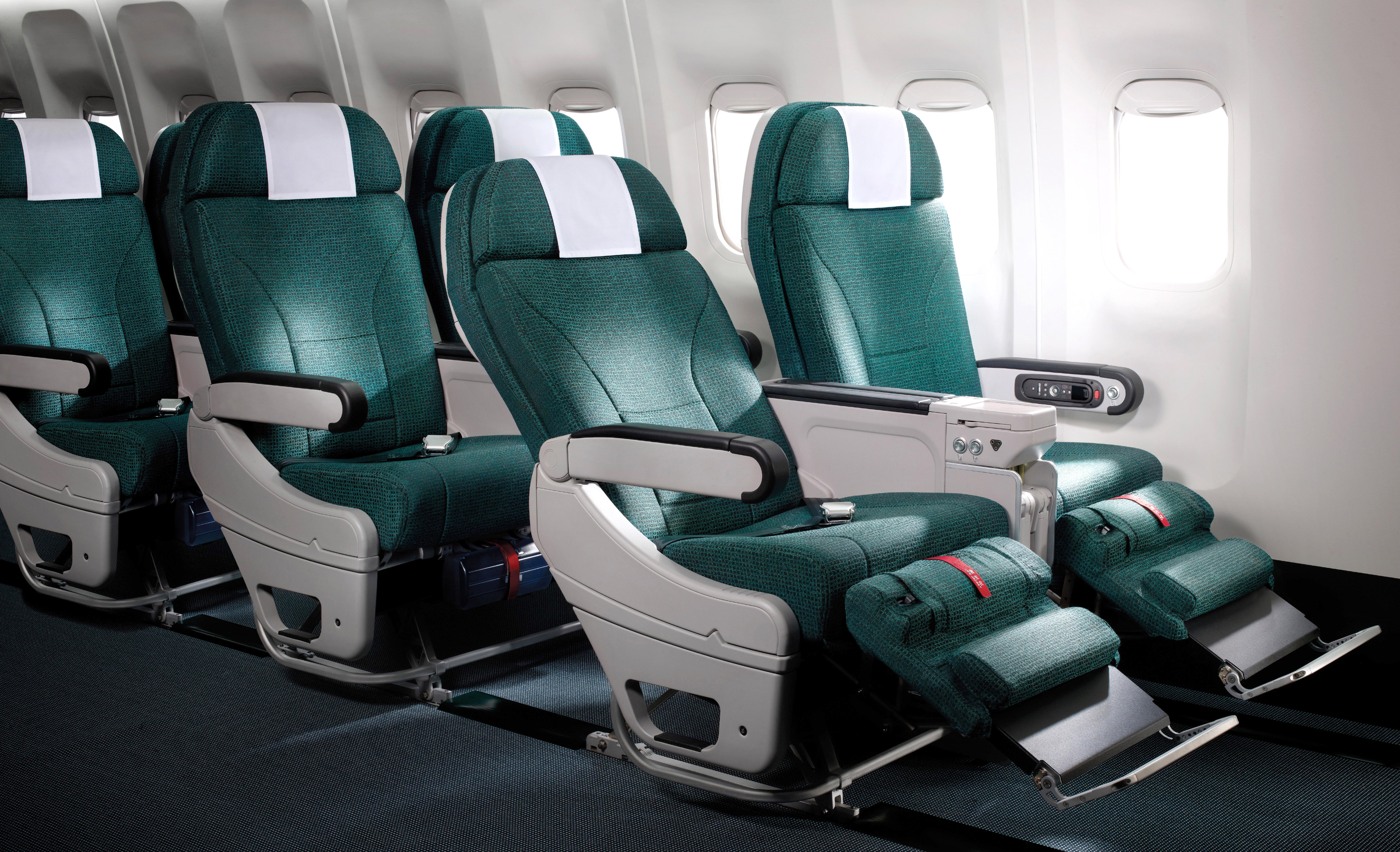 Cathay Pacific takes delivery of first aircraft with new Premium ...