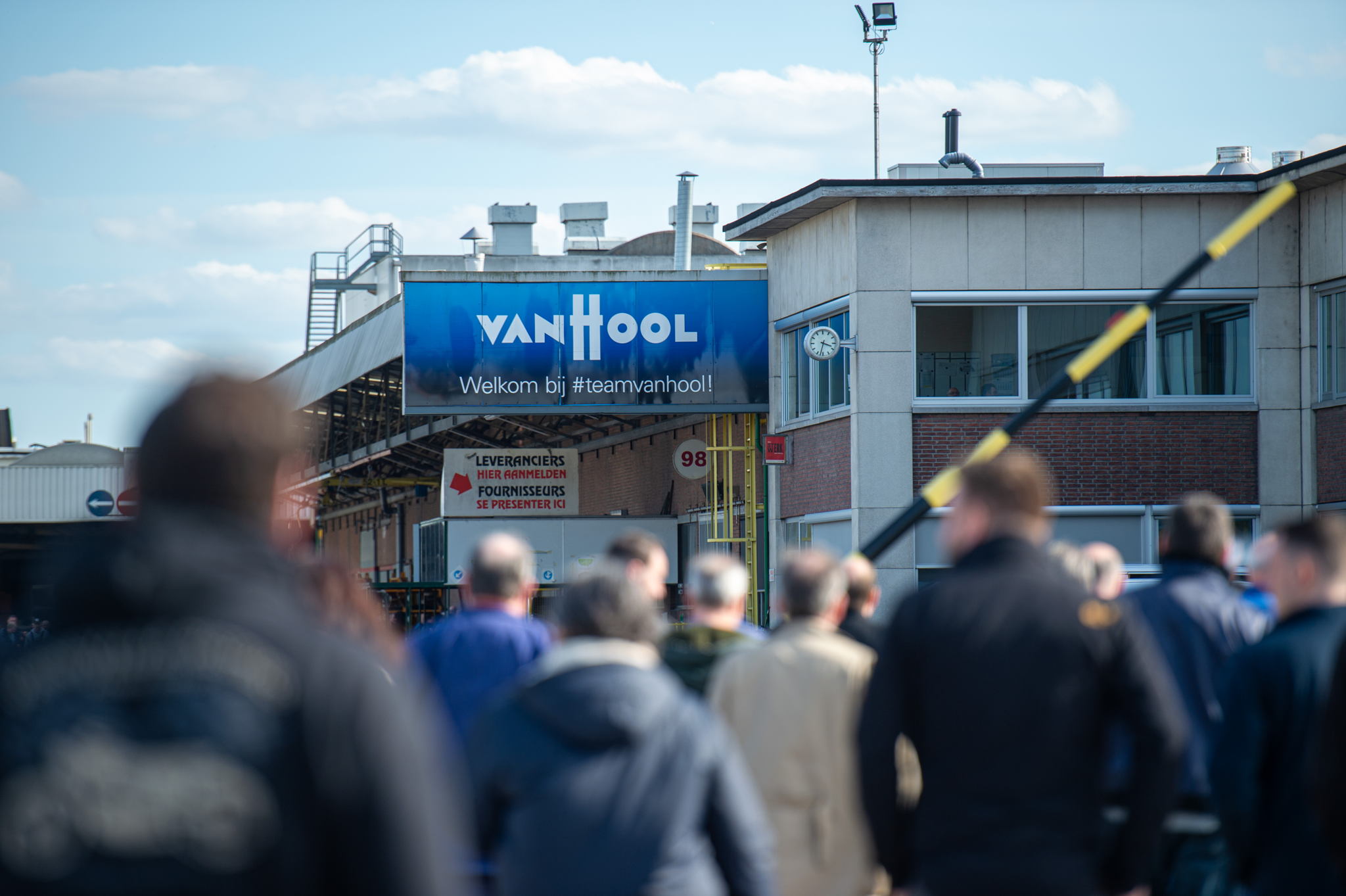 Employers and VDAB organise job day for Van Hool employees