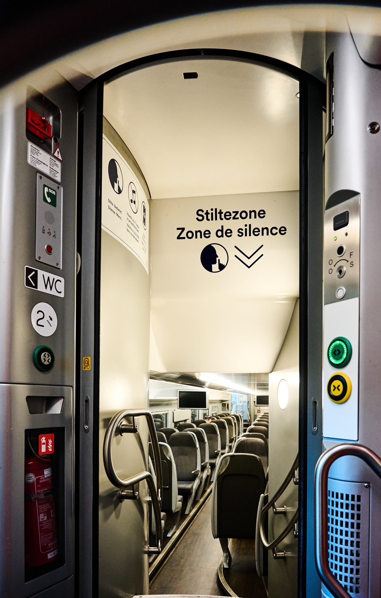 Les nouveaux trains à double étage de la SNCB franchissent le cap des ...