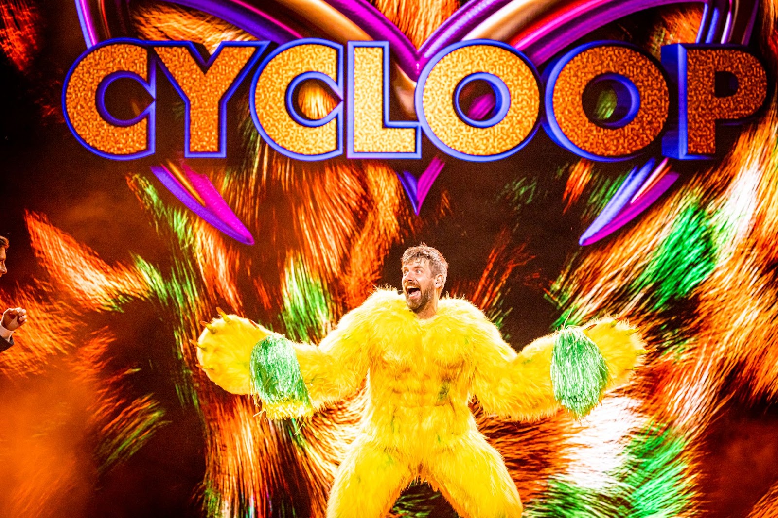 De schattigste Cycloop van het land valt af in The Masked Singer